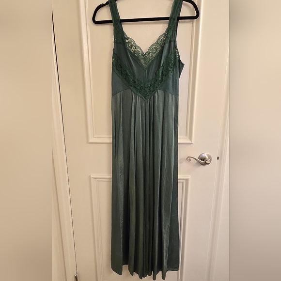 Eyefuls | Intimates & Sleepwear | Vintage Long Green Slip With Lace ...
